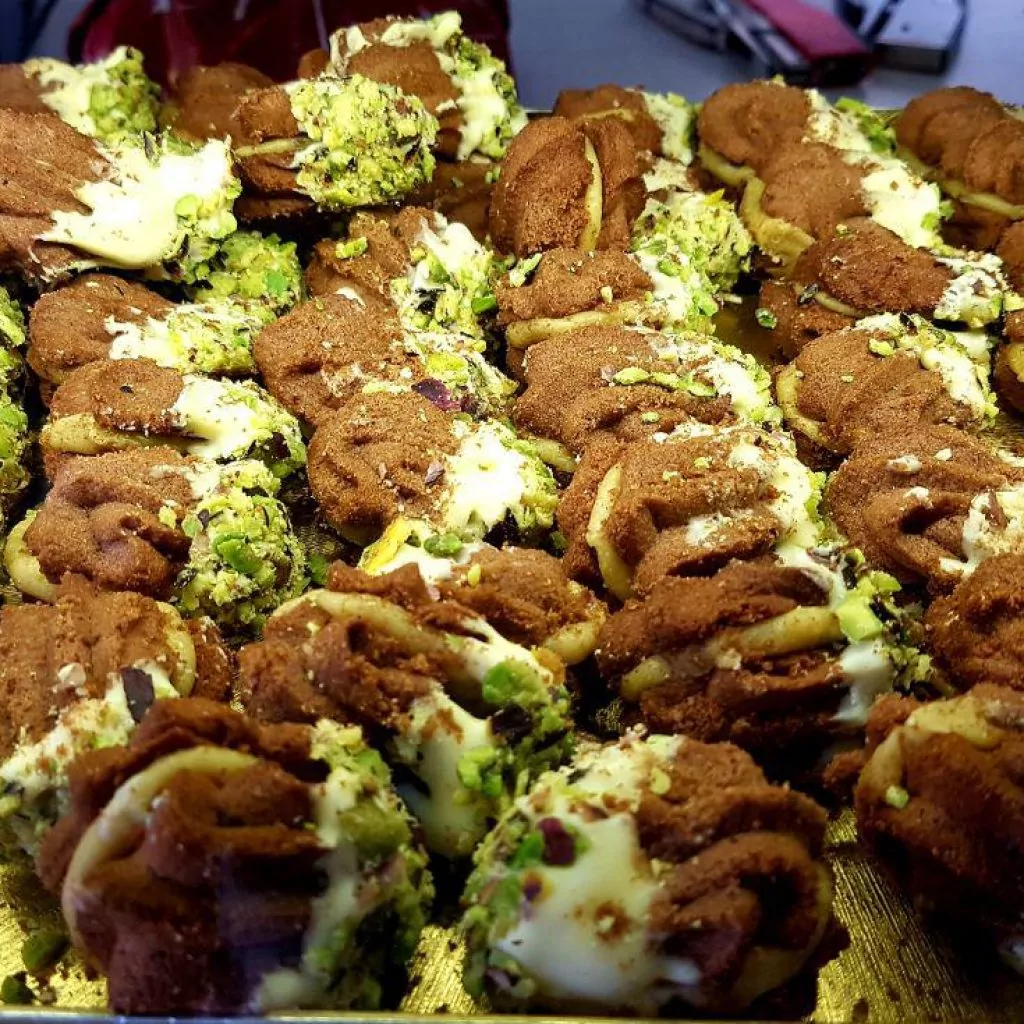 Sfincione (Sicilian Style Pizza) - Sicilian Food Culture